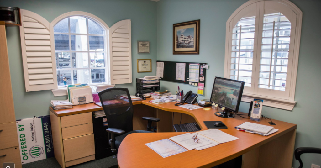 Office on Board: Working in a Two-Story Houseboat in Fort Lauderdale