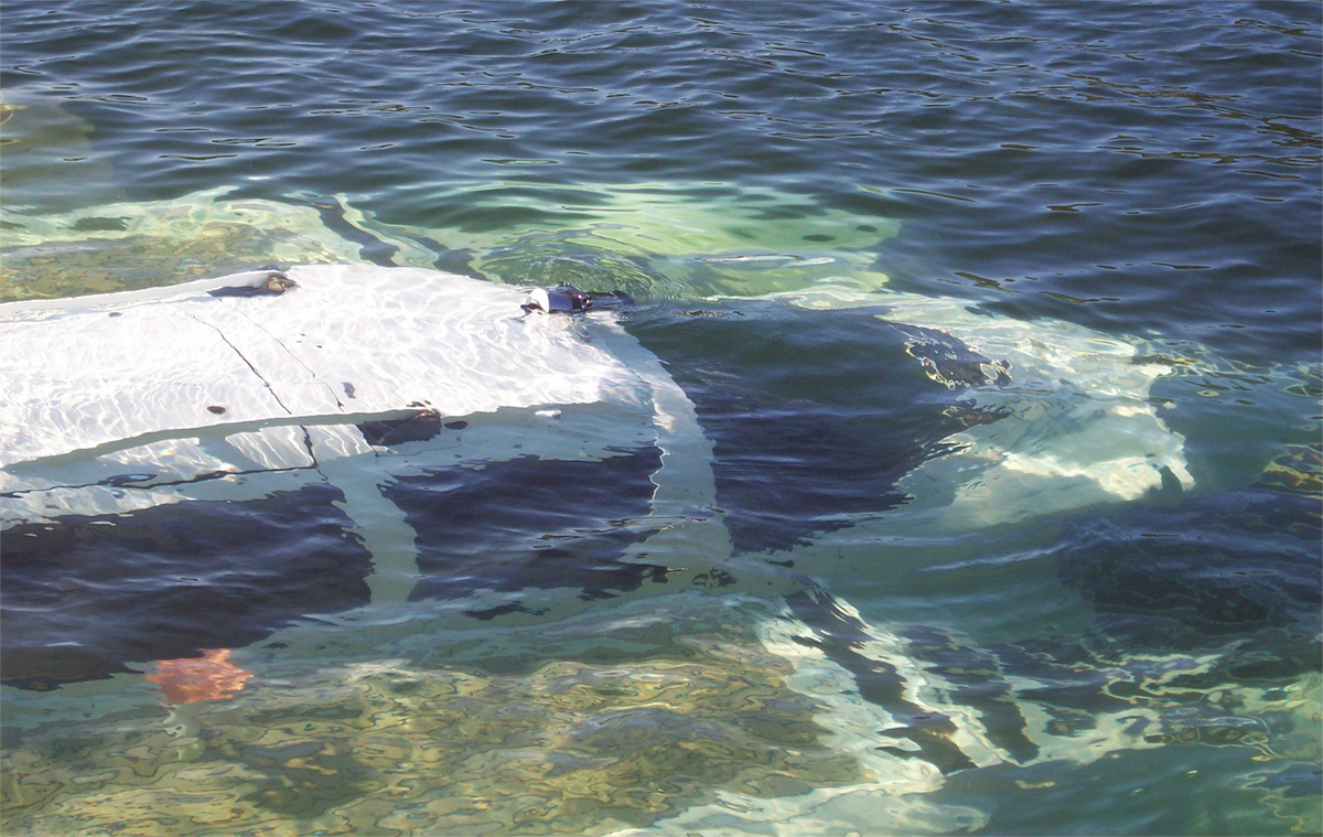 Meet the New Hyper-Sub: 35 mph On the Surface, 6 mph Under Water