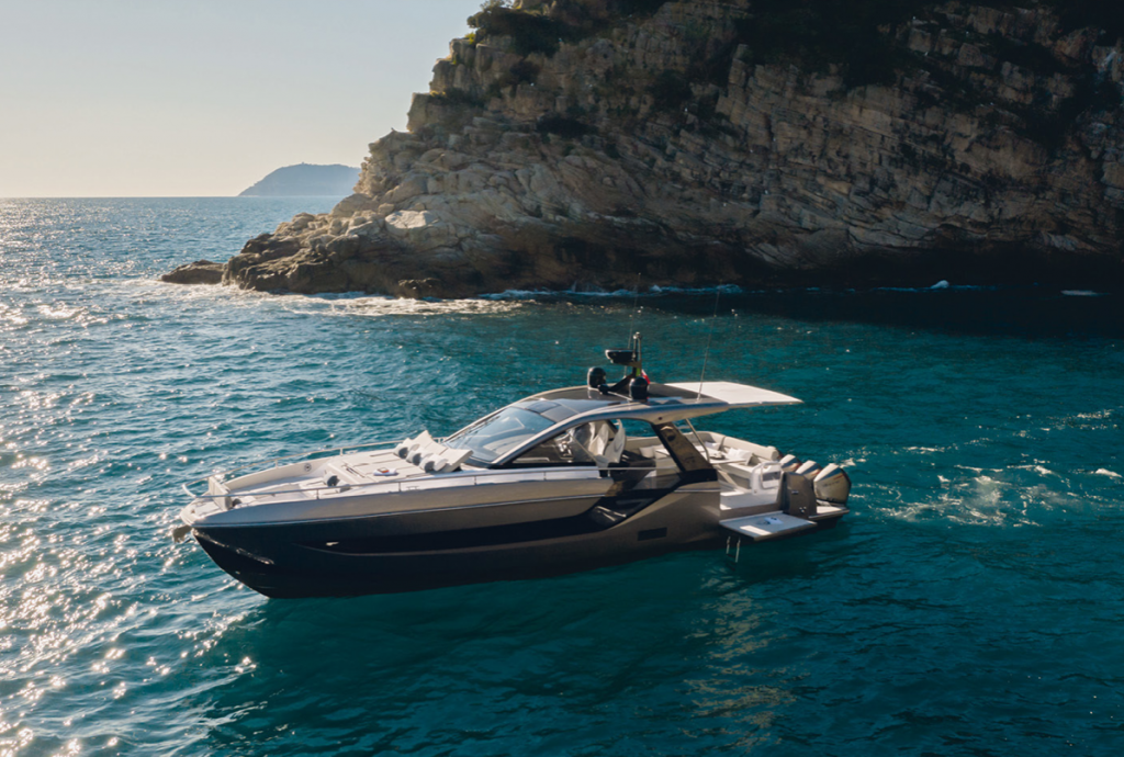 New Azimut Verve 47: Italian Style, Outboard Performance