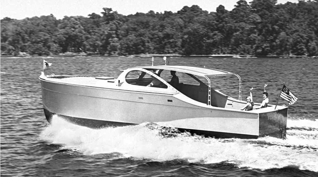 Huckins Launches First Sportsman 38 Diesel/Electric Hybrid