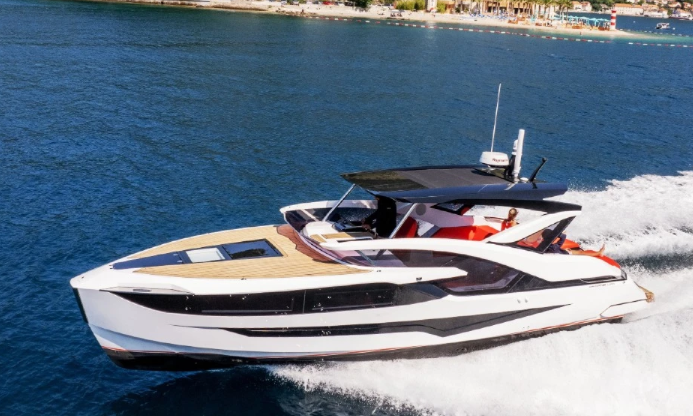 Dominator Launches New 35 Mini-Superyacht