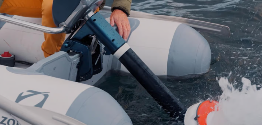 New Electric Outboard with Dolphin-like Drive