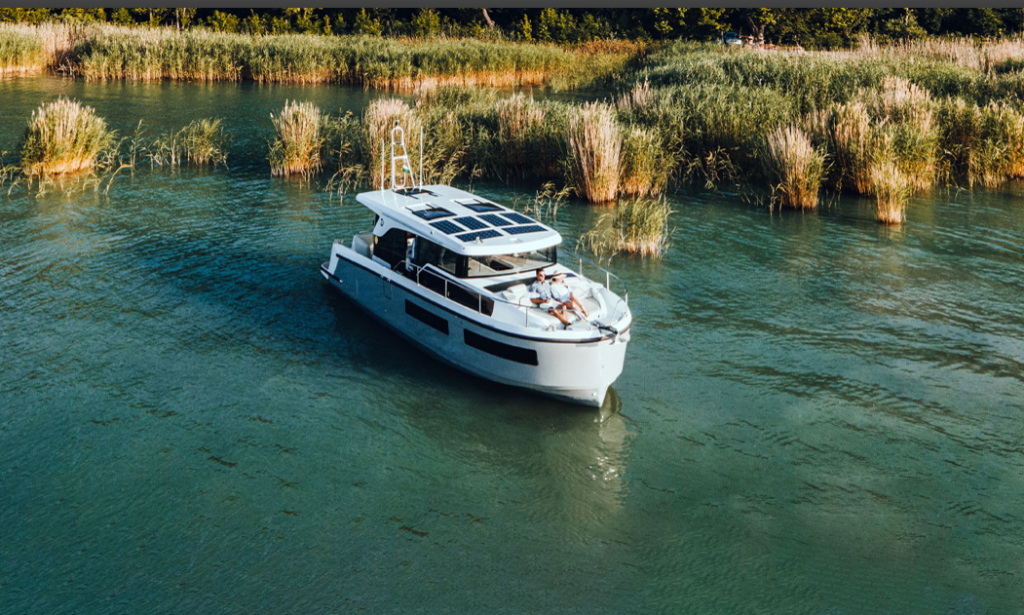 Beneteau Building 400 New Boats for Le Boat